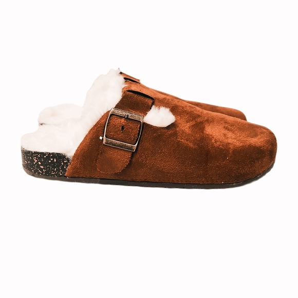 Secret Treasures | Shoes | Secret Treasures Closed Toe Clog | Poshmark